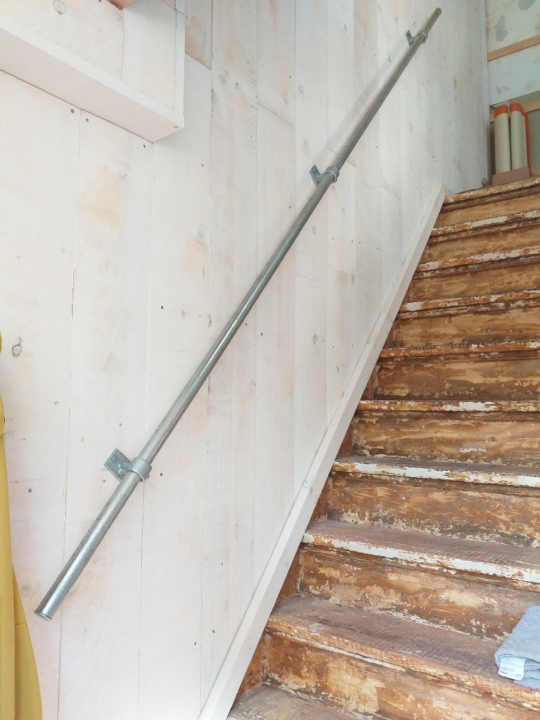 Treppenhandlauf | DIY Rohrmöbel selber bauen | MODUWORX